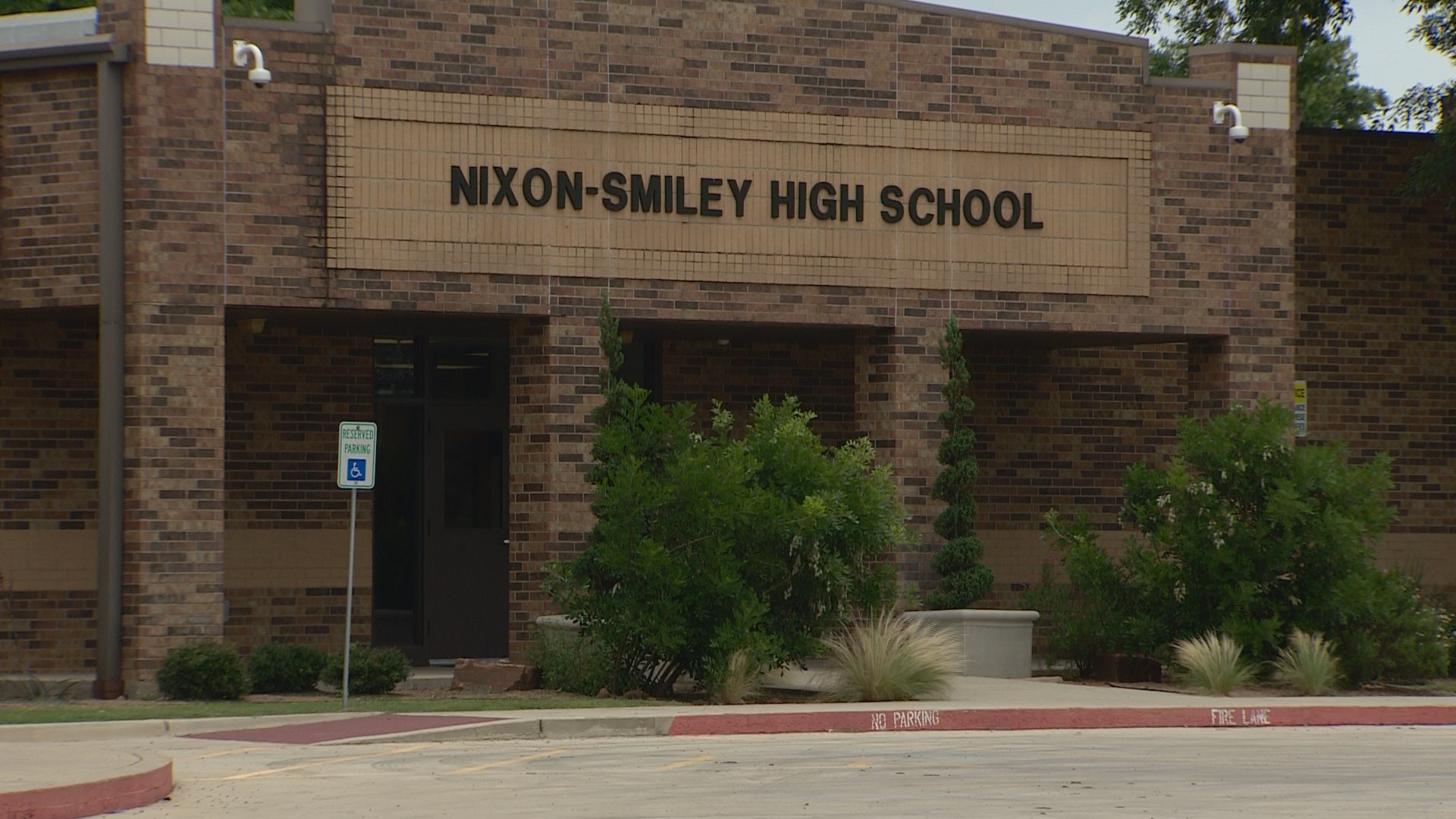 Nixon-Smiley senior won't walk the stage because of a knife | kens5.com