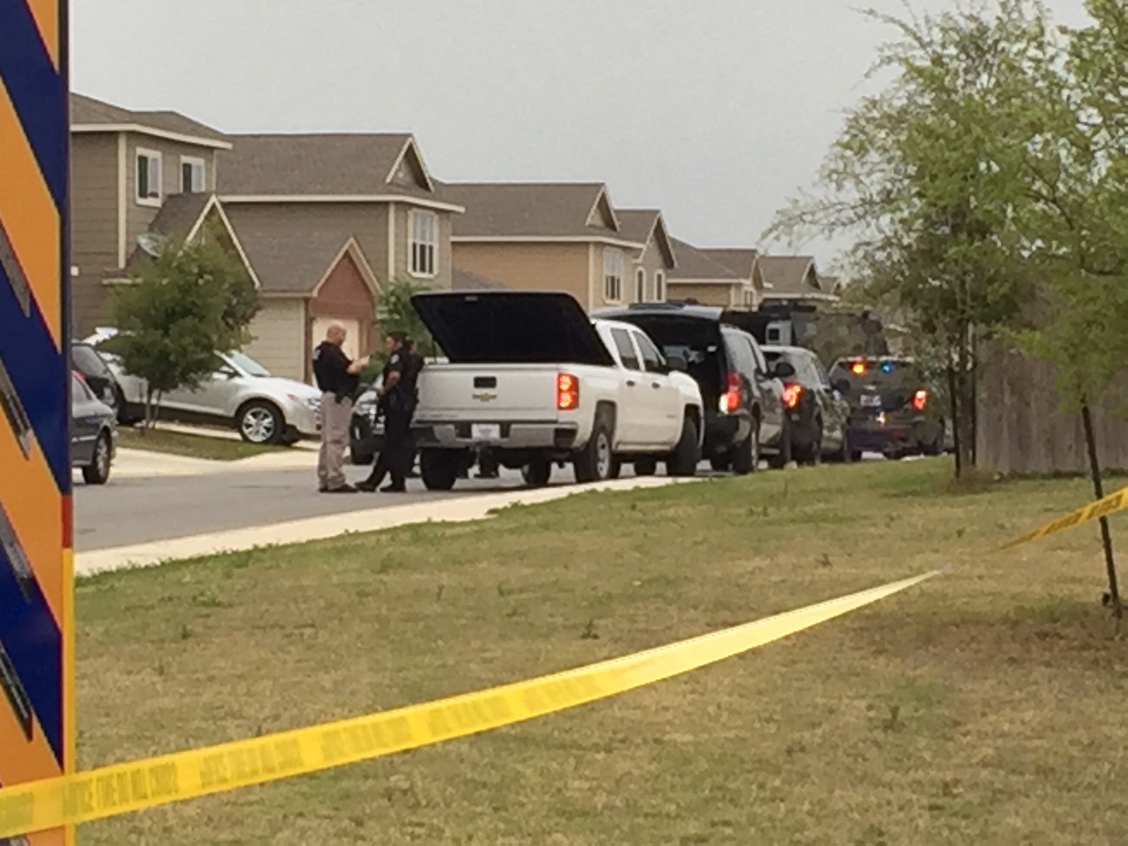 Selma PD: SWAT standoff ensues after resident fires at police | kens5.com