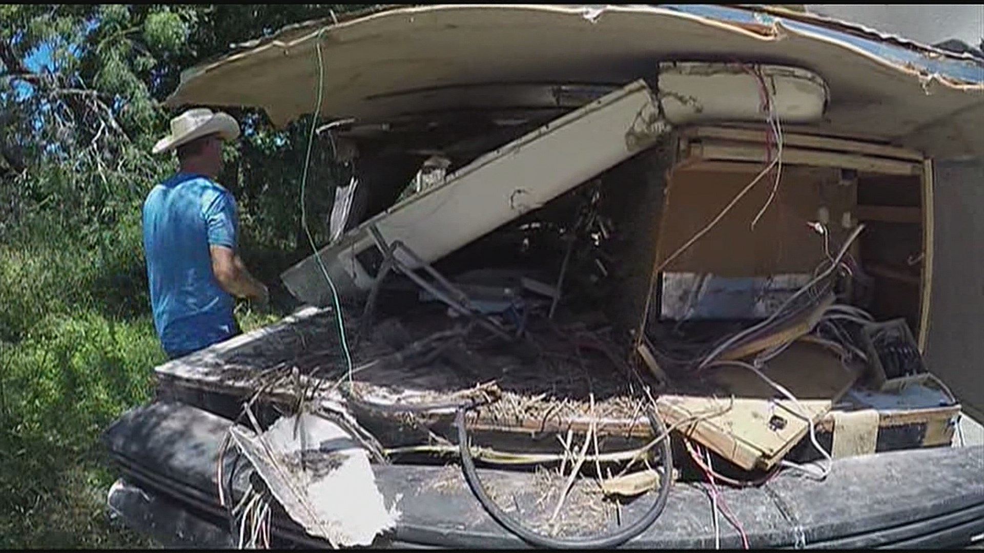 Looters target Bandera flood victims' abandoned property | khou.com