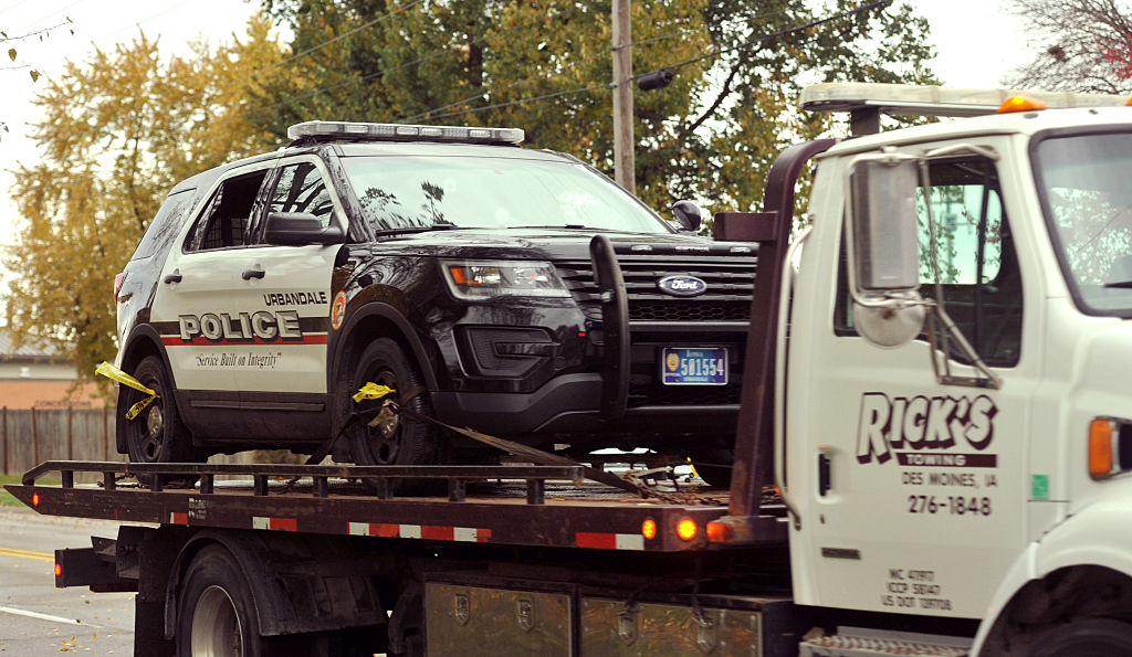 Suspect captured in 'ambush-style' killings of two Iowa cops Loading ...