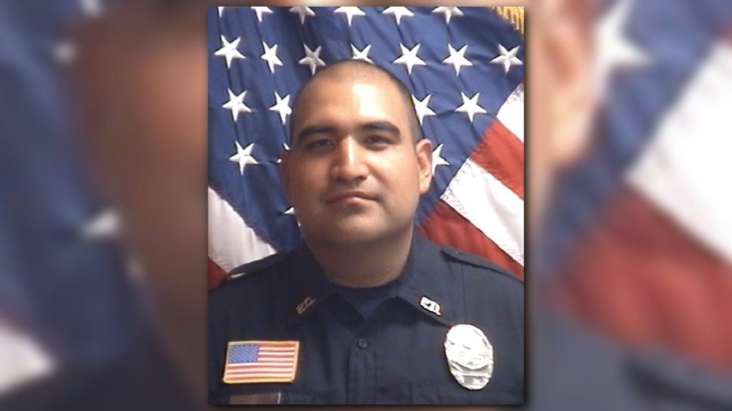 Laredo PD officer shot in face upgraded to 'good' condition | kens5.com