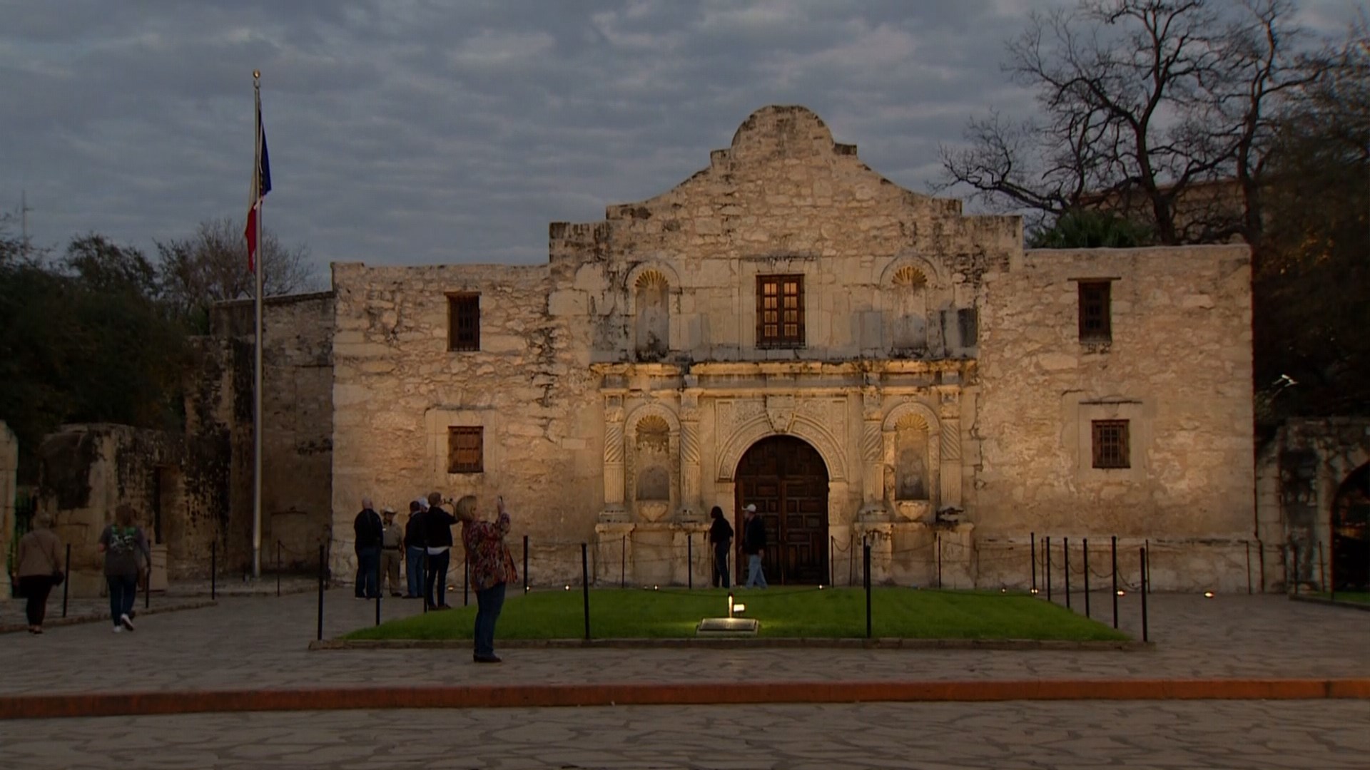 Heroes remembered at Alamo Commemoration Ceremony | khou.com